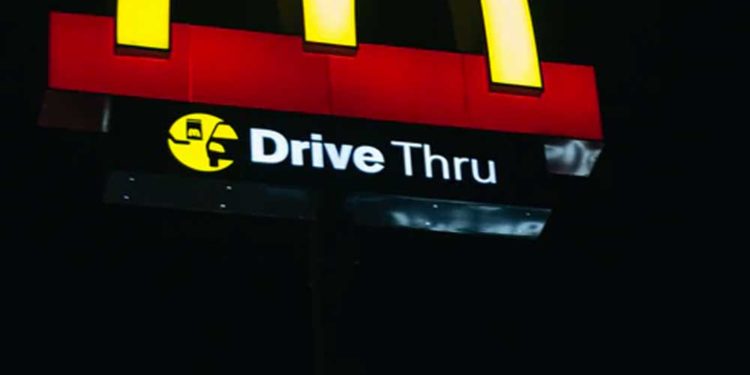 Drive thru: o que é, significado, definição e conceito